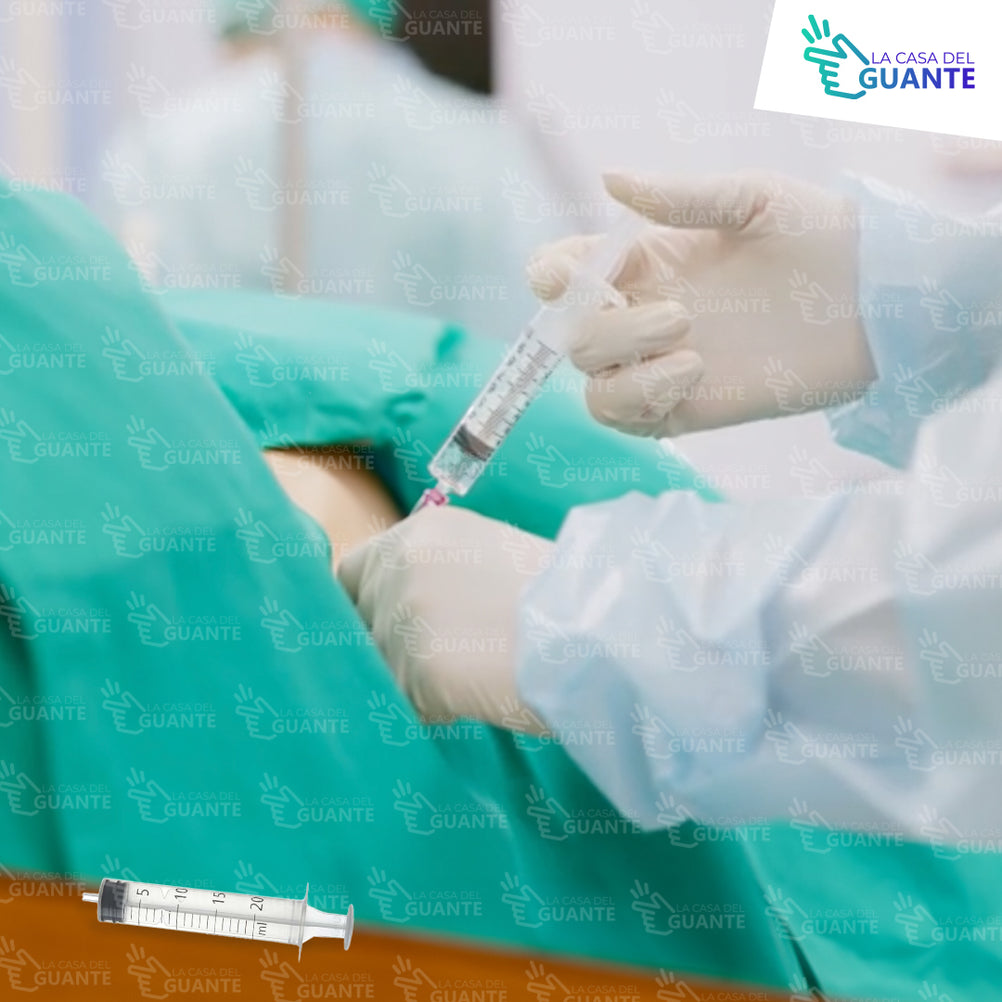 Jeringa Desechable con Aguja Luer Slip 20ML - Caja 50 unidades CRANBER